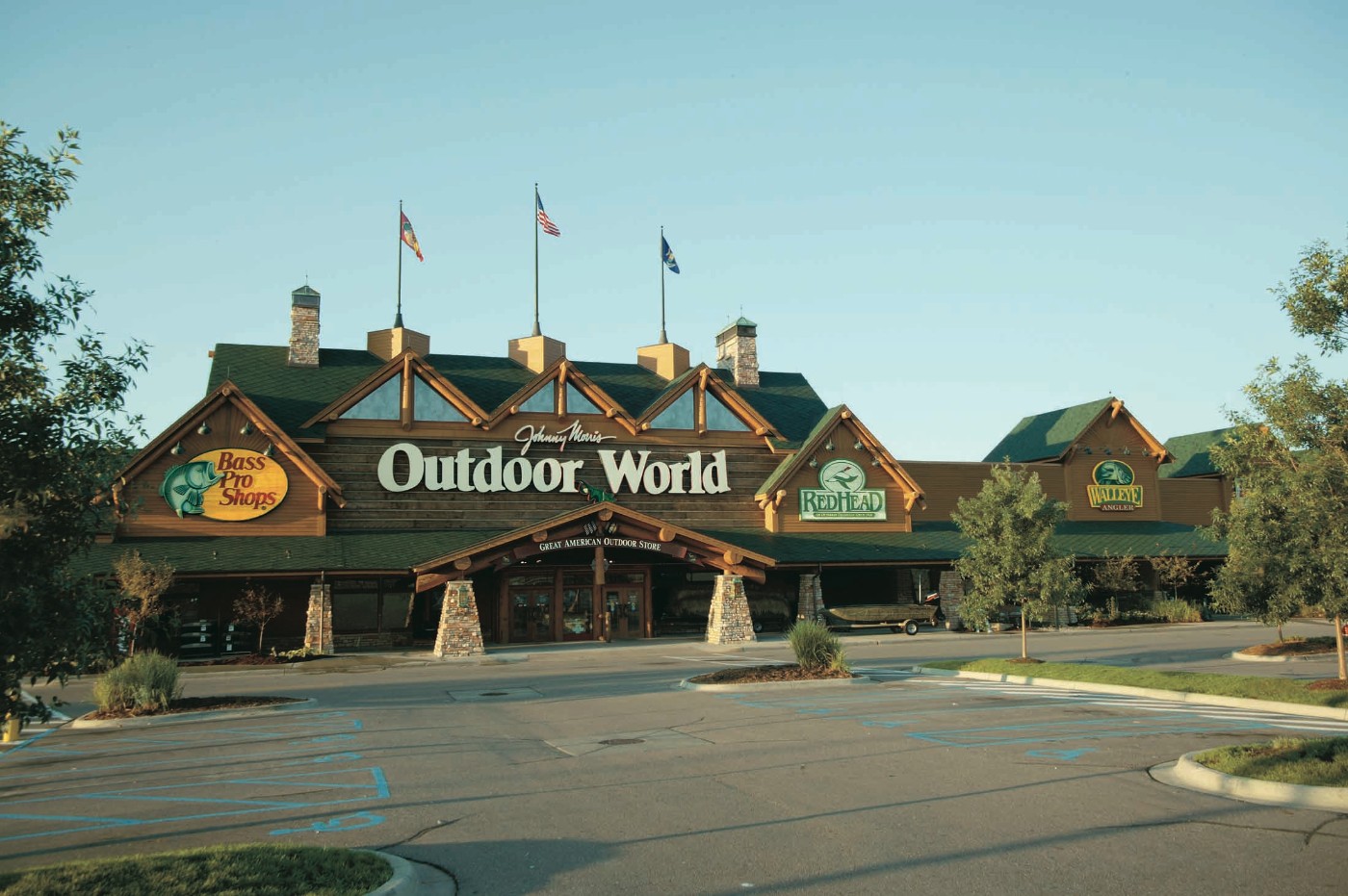 Bass Pro Boating Center | Chicago, IL | Boat and ATV Dealer