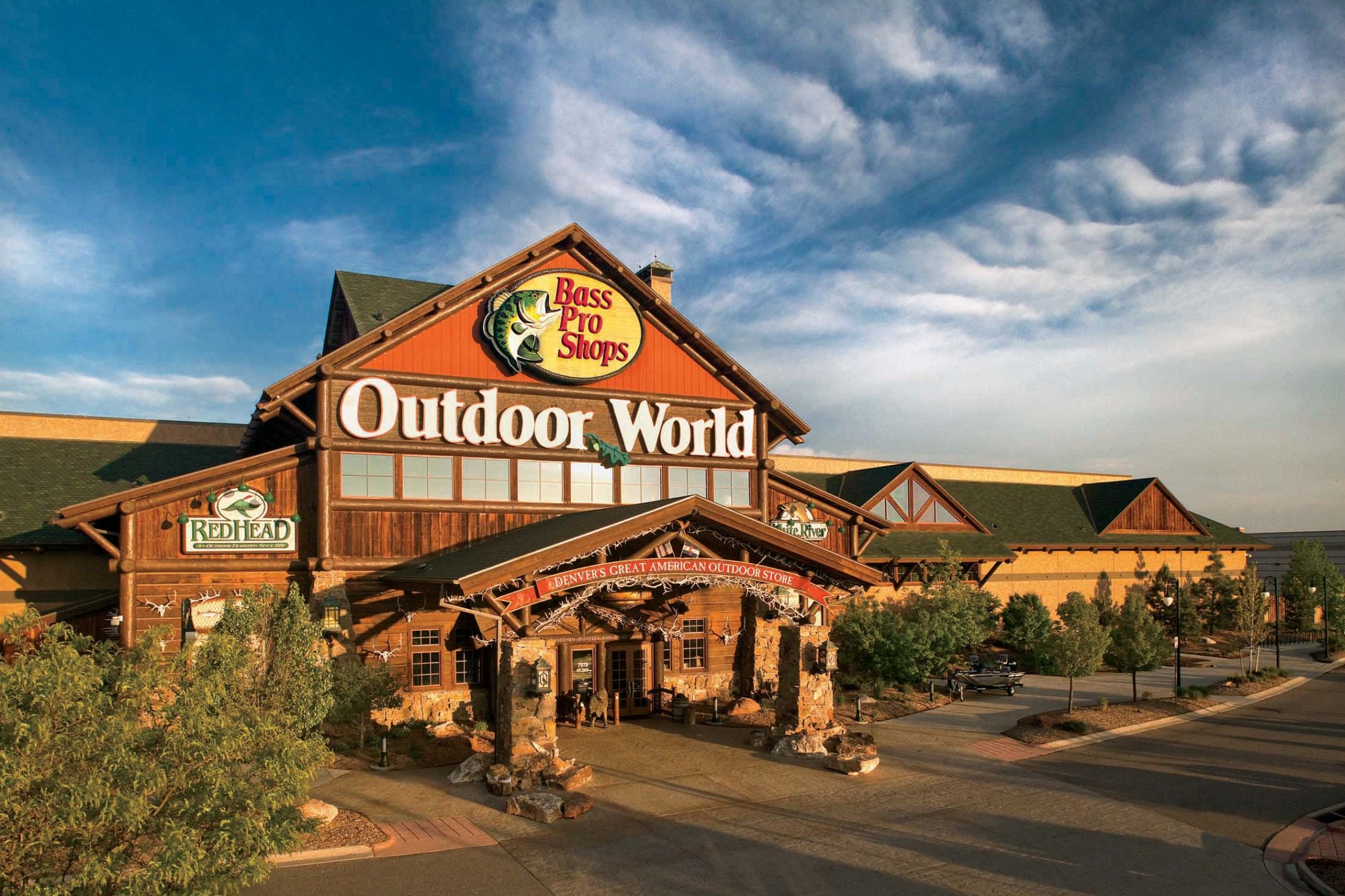 Bass Pro Boating Center | Denver, CO | Boat and ATV Dealer