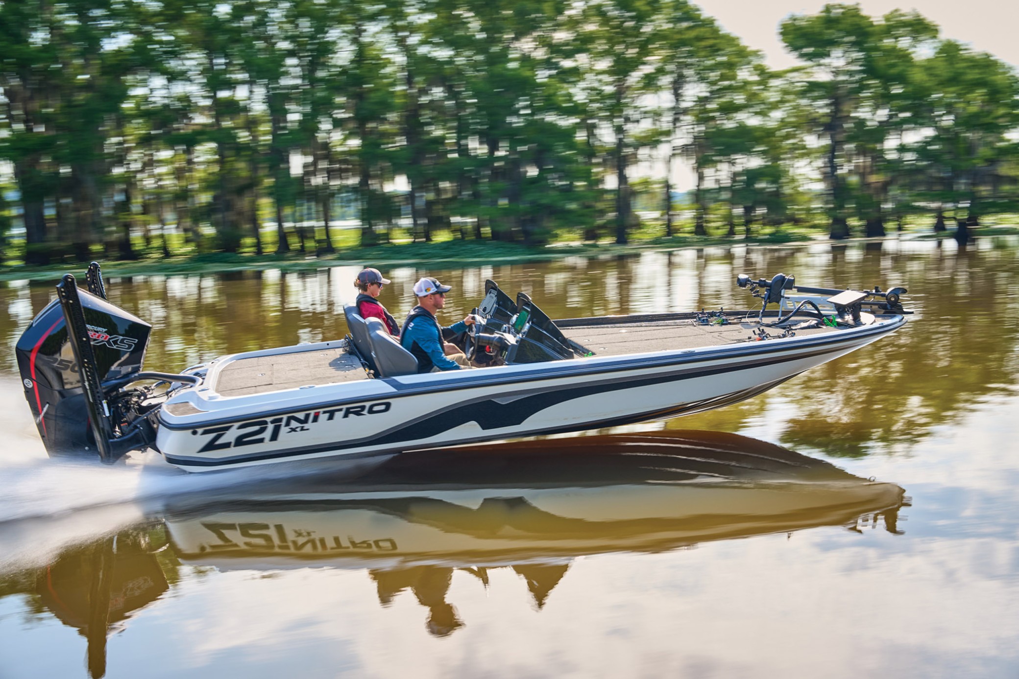 Canada's Model Year-End Clearance | Bass Pro Boating Centers