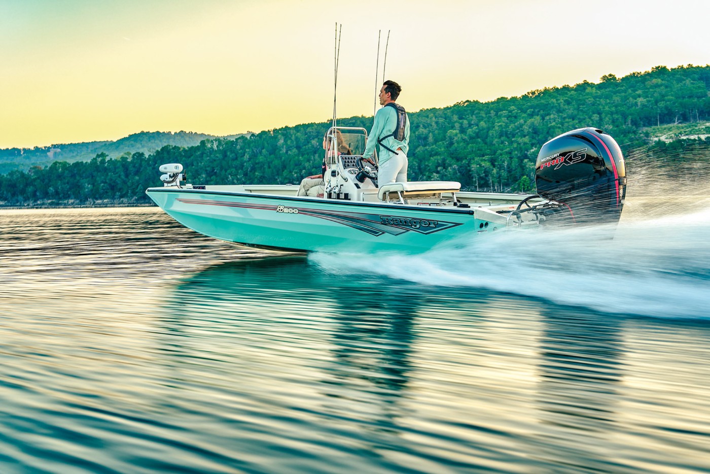 Model Year-End Clearance | Bass Pro Boating Centers