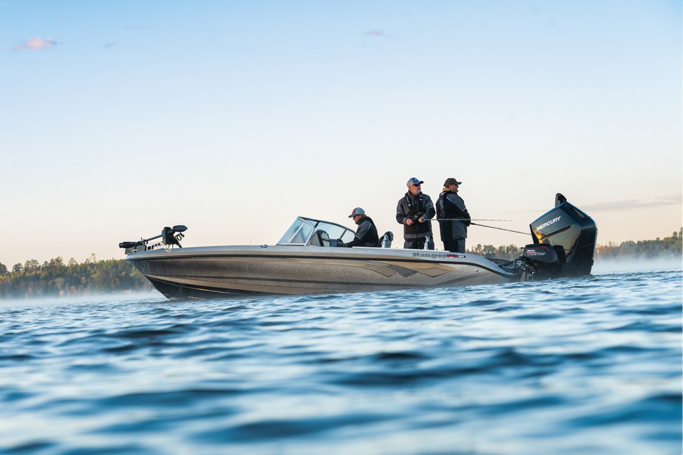 Model Year-End Clearance | Bass Pro Boating Centers