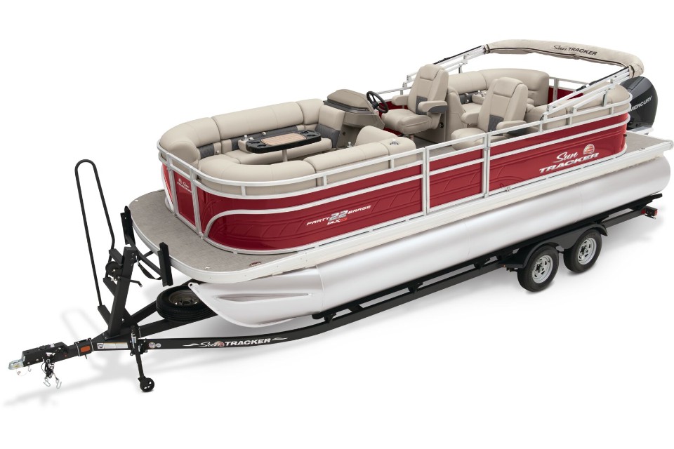 SUN TRACKER® Pontoons | Bass Pro Shops and Cabela's Boating Centers