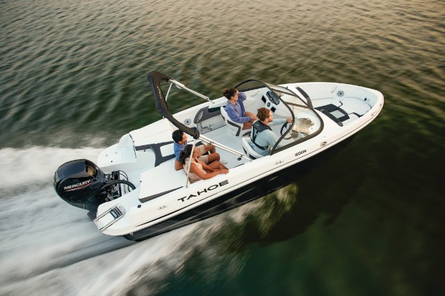 Canada's Model Year-End Clearance | Bass Pro Boating Centers