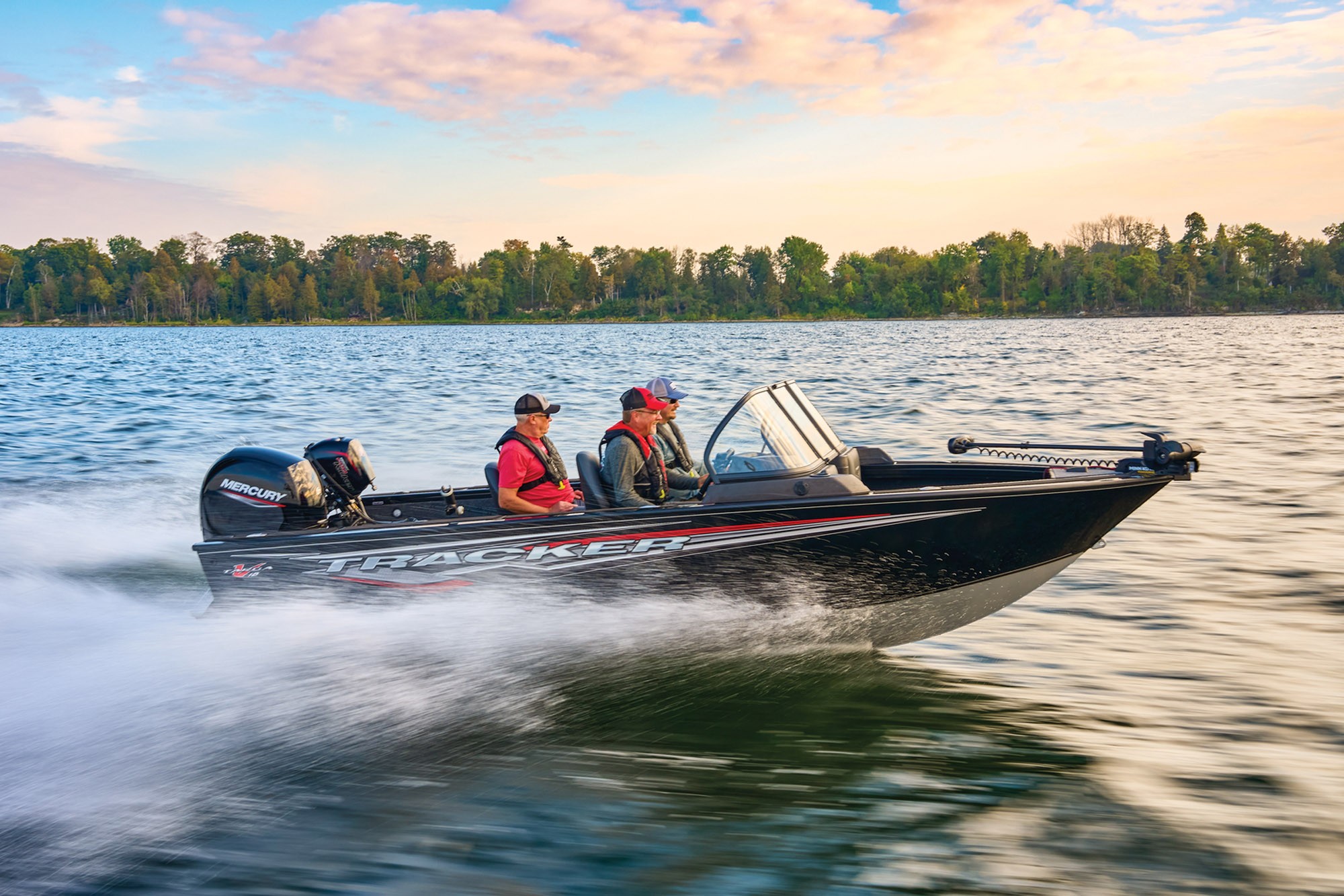 Model Year-End Clearance | Bass Pro Boating Centers