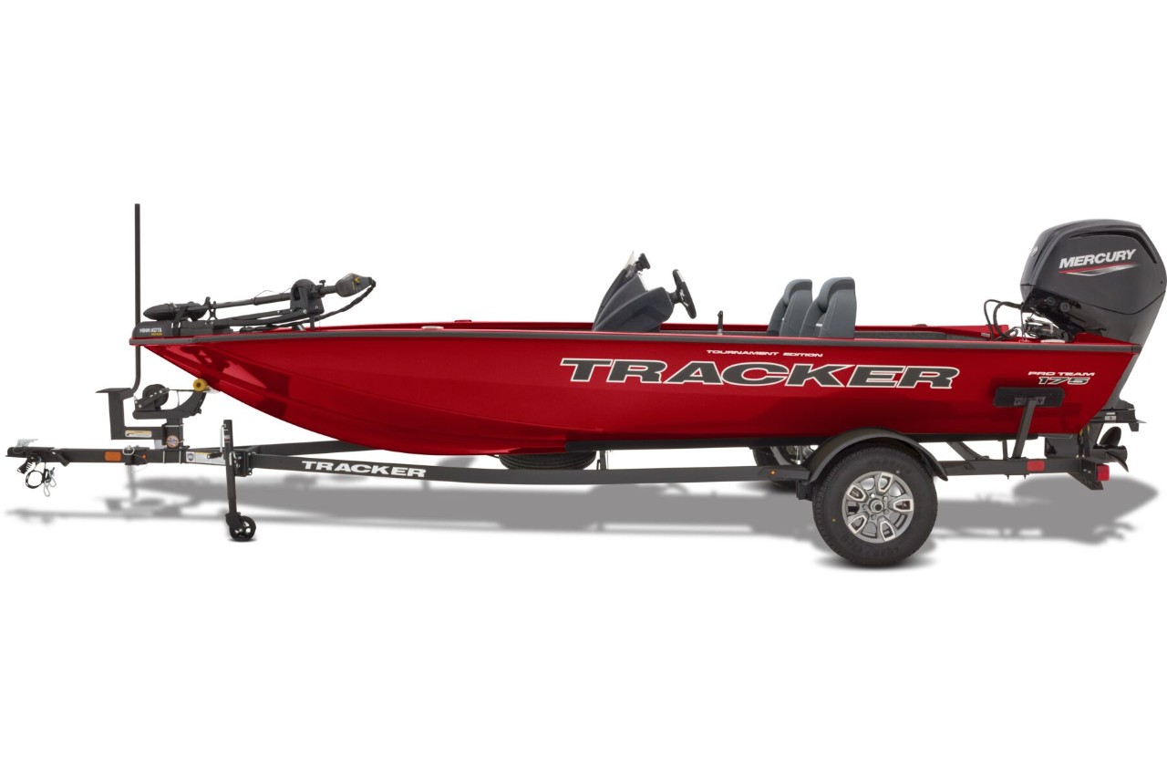 TRACKER® Boats | Bass Pro Shops and Cabela's Boating Centers